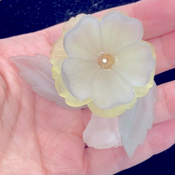 Vintage | Jewelry | Vintage Frosted Lucite Flower Silver Tone Brooch ...